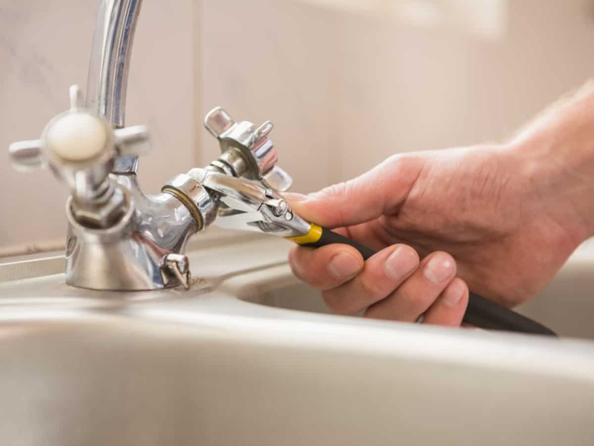 Pinkys Plumbing - Stinky Plumbing? Pinky's Coming!